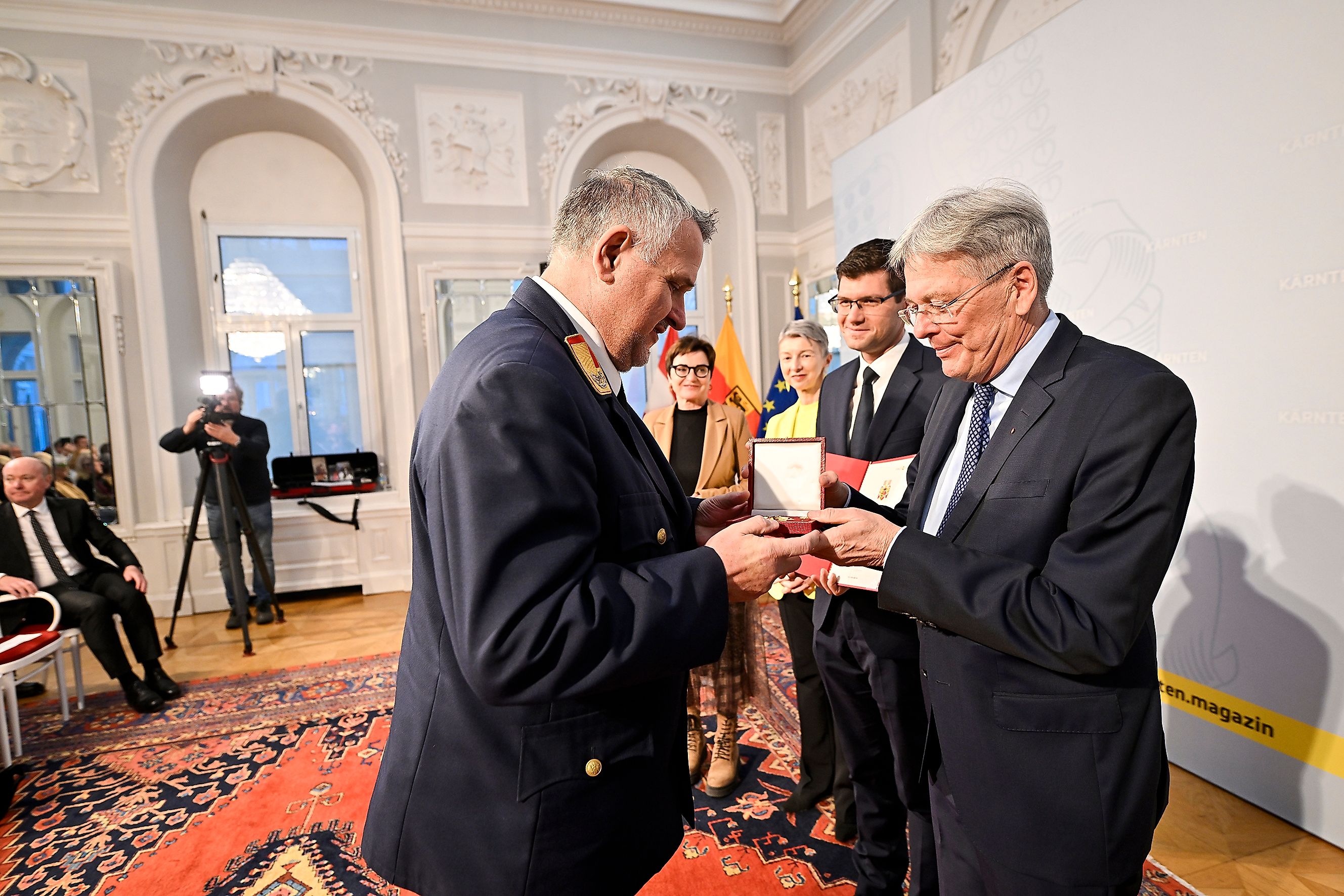 Verdiente Kärntnerinnen und Kärntner erhielten Ehrenzeichen - Land Kärnten