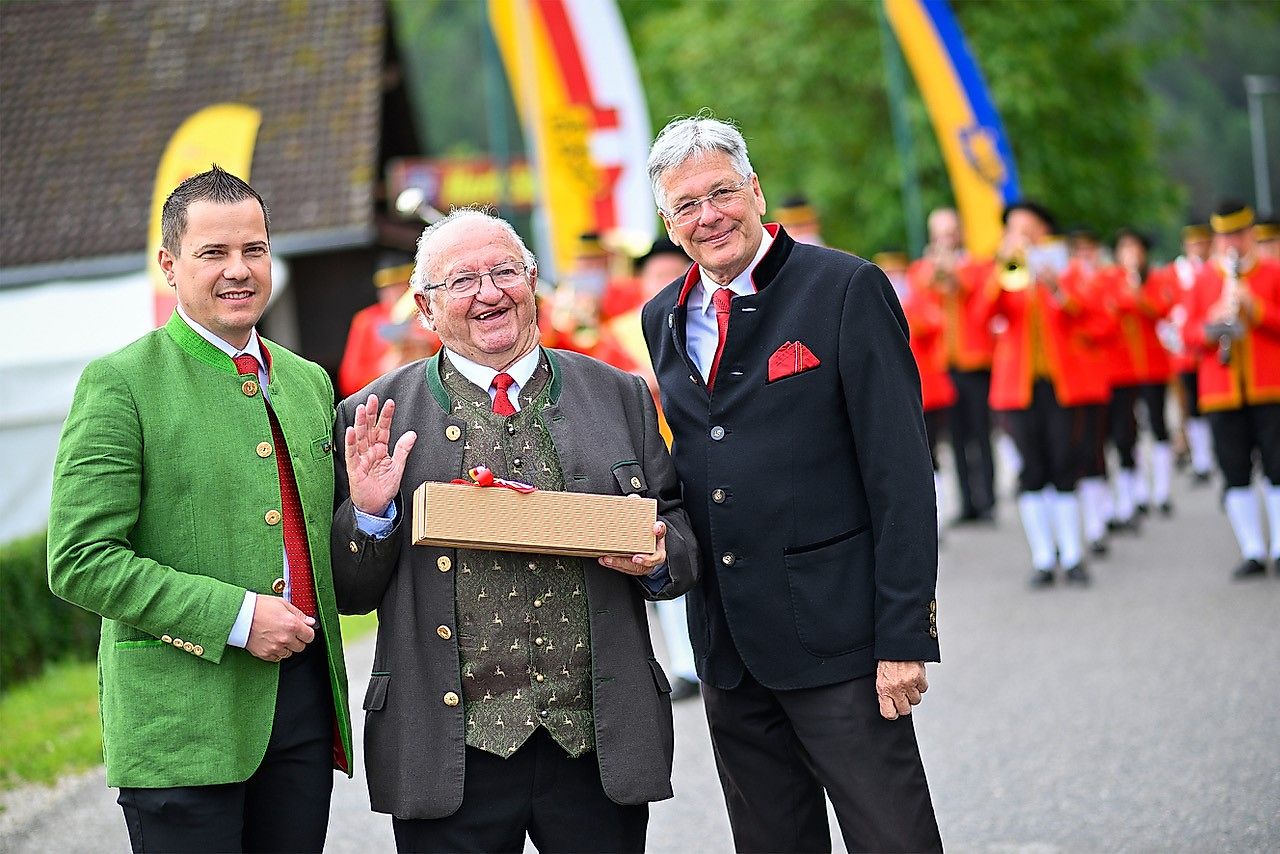 Großes Wirtshausjubiläum und Großes Ehrenzeichen für Wirt Reinhard ...