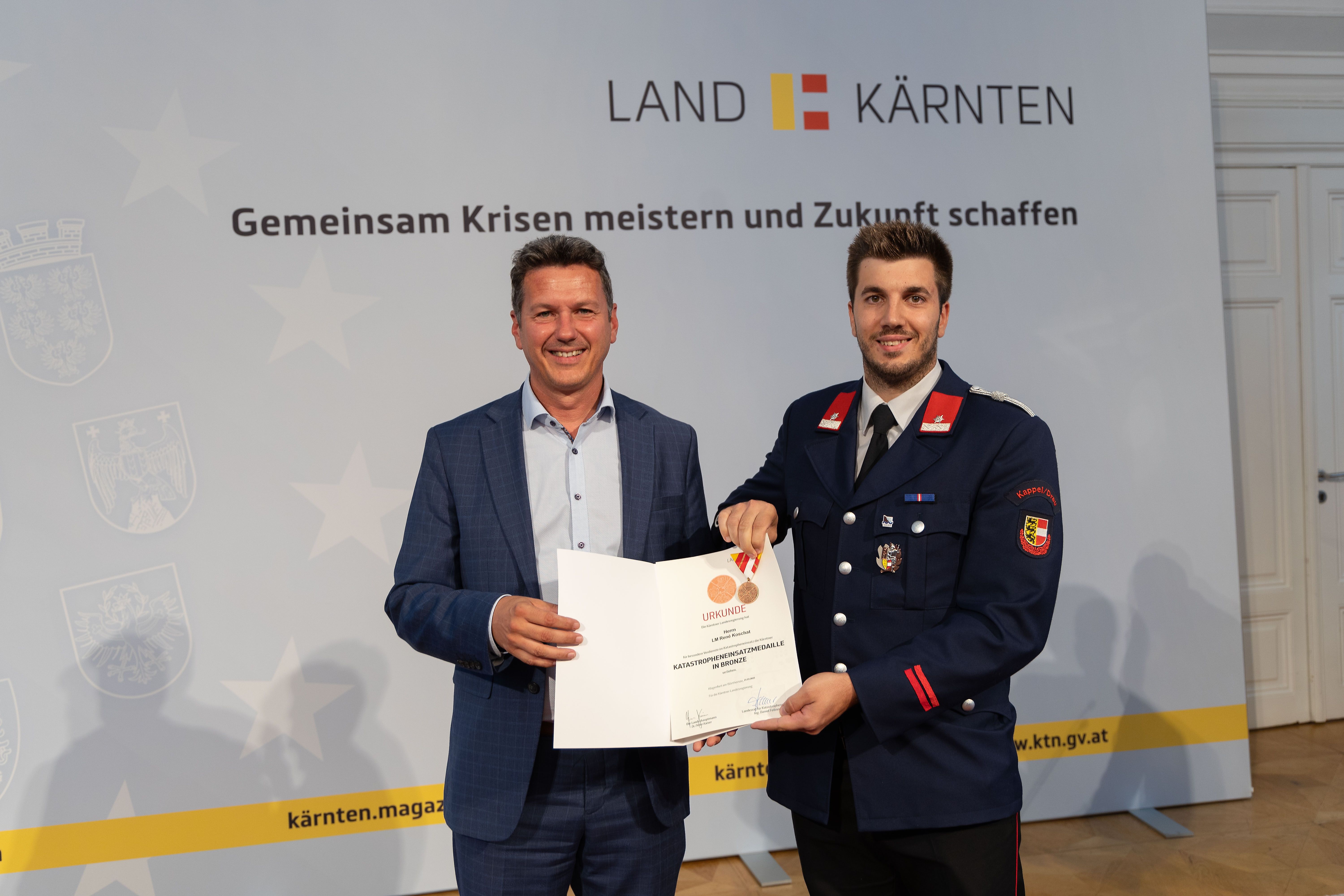 Feierliche Verleihung von Katastropheneinsatzmedaillen - Land Kärnten