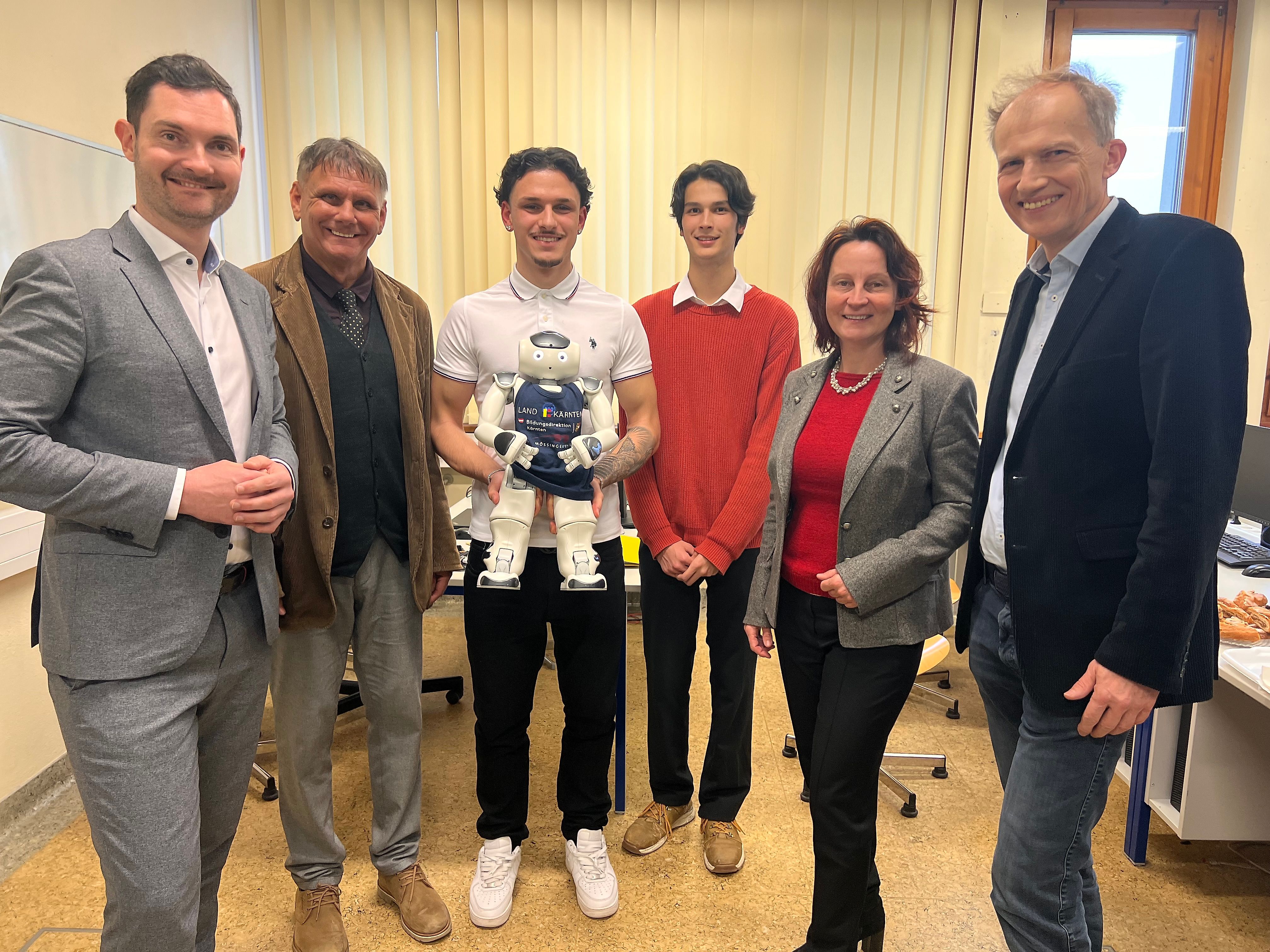 Innovative Bildungstechnologie: Roboter „Elias“ als Gebärdendolmetscher ...